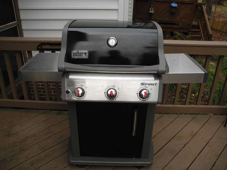 Weber "Spirit" Gas Grill with Cover and Tank - GC5 Auctions