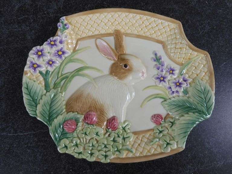 "Botanical Bunny" Fitz & Floyd Essentials Rabbit Plate - GC5 Auctions