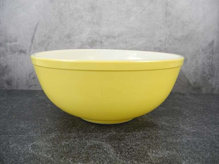 Vintage Yellow"Primary Colors" Pyrex Mixing Bowl - GC5 Auctions
