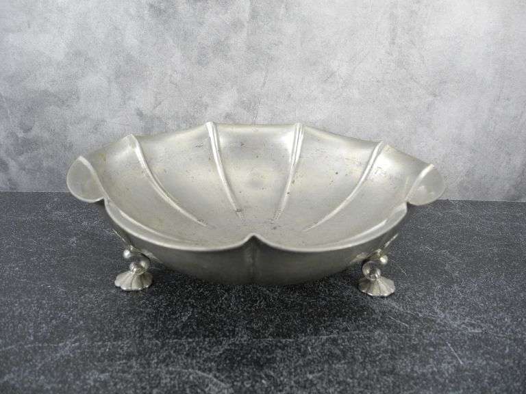 Vintage Pilgrim Pewter Footed Bowl #755 - GC5 Auctions