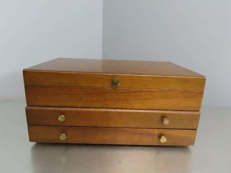 Nice Wooden Jewelry Box with 2 Drawers - GC5 Auctions