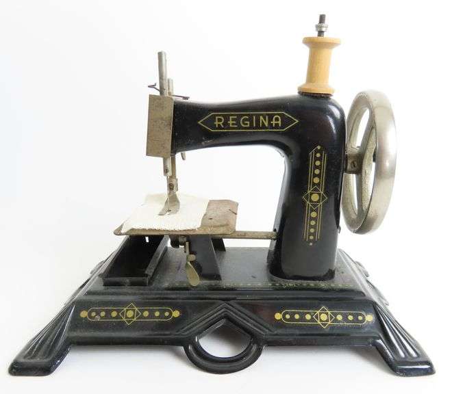 Early 1900's Regina Childs Metal Sewing Machine - GC5 Auctions