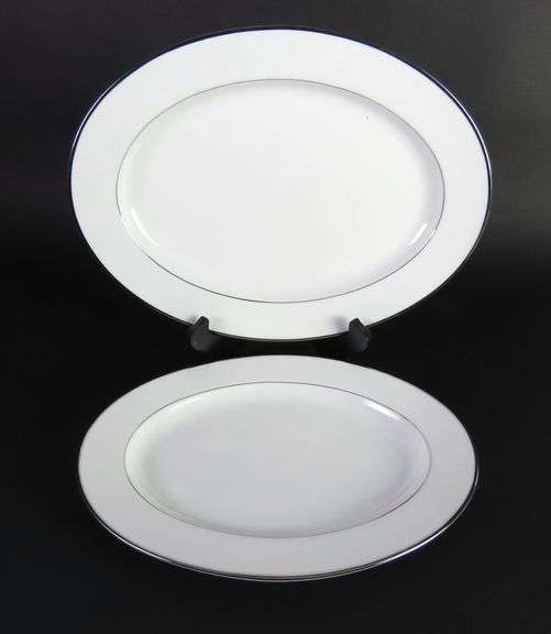 Lot of 2 Noritake "Spectrum" Oval Platters - GC5 Auctions