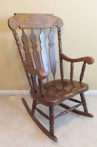 Vintage Rocking Chair - GC5 Auctions