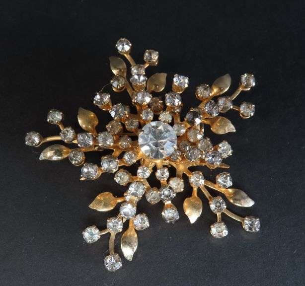 Vintage Coro Rhinestone Brooch in Gold Tone Setting - GC5 Auctions