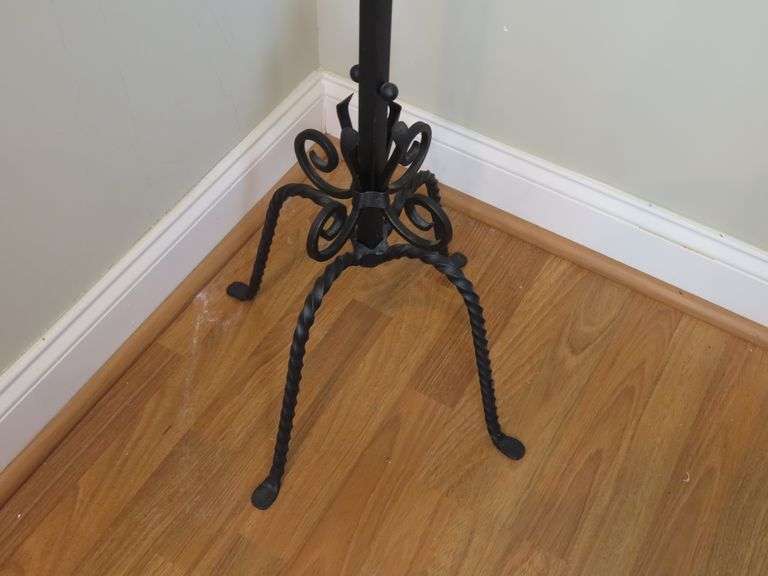 6 Foot Standing Wrought Iron Coat Rack - GC5 Auctions