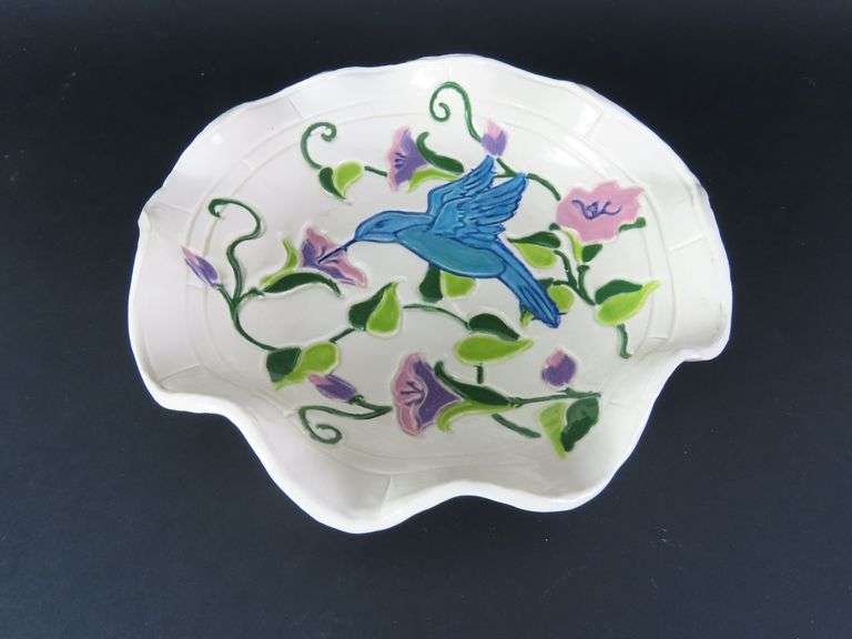 Ruffled Edge Hummingbird Pottery Plate / Shallow Bowl - GC5 Auctions
