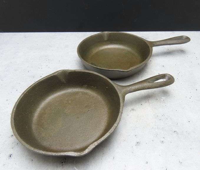 Lot of 2 "Pitty Pat's Porch" Cast Iron Pans - GC5 Auctions