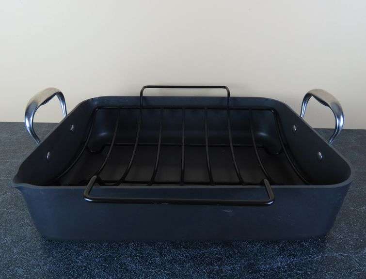 12" x 16" The Pampered Chef Roasting Pan with Rack - GC5 Auctions