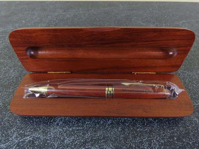 Wooden Mississippi Queen Ball Point Pen in Box - GC5 Auctions