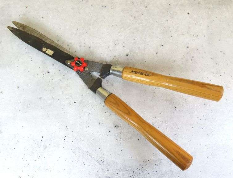 American Ash Manual Hedge Trimmers - GC5 Auctions