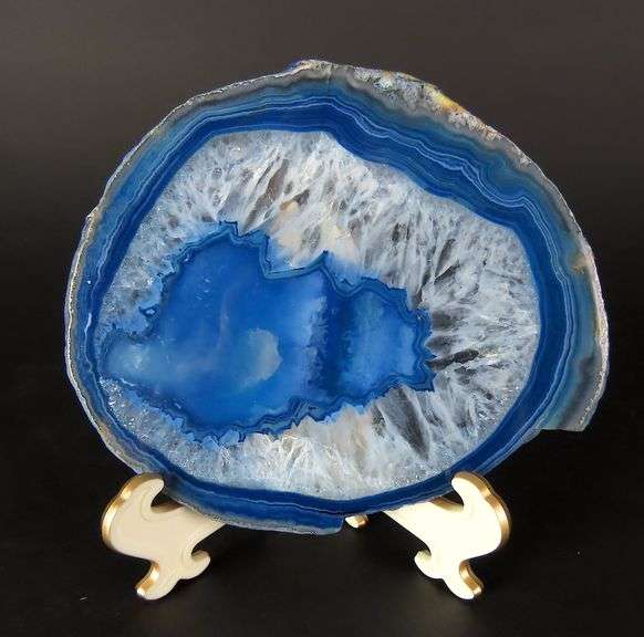 Beautiful Sliced Geode Décor - GC5 Auctions