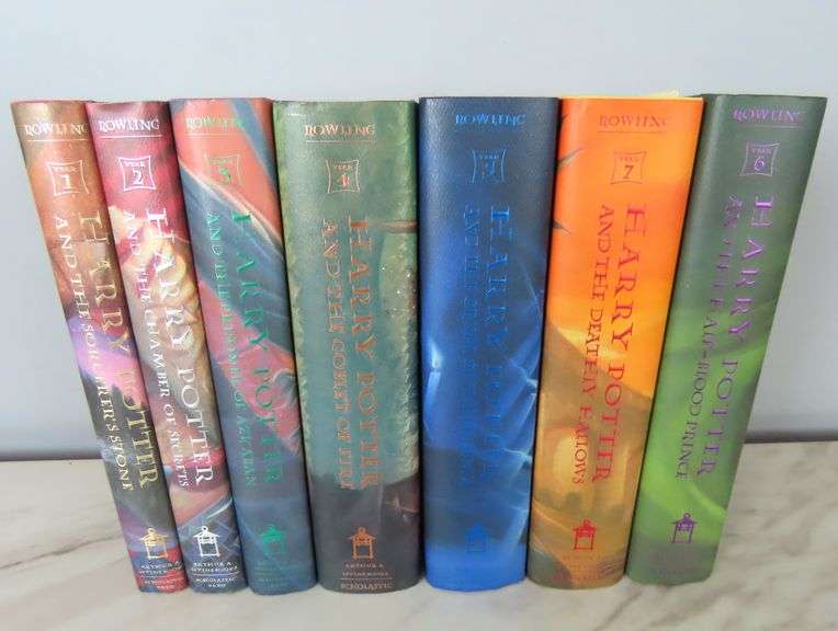 7 Volume Set of Harry Potter Hard Cover Books - GC5 Auctions