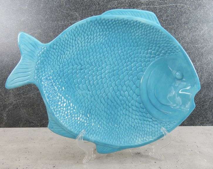 Style-Eyes by Baum Bros. Embossed Fish Collection Platter - GC5 Auctions