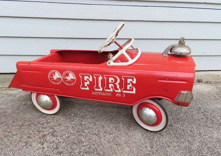 Vintage Red Metal Fire Engine Peddle Car - GC5 Auctions