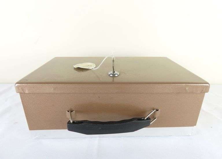 Locking Security Box with Key - GC5 Auctions