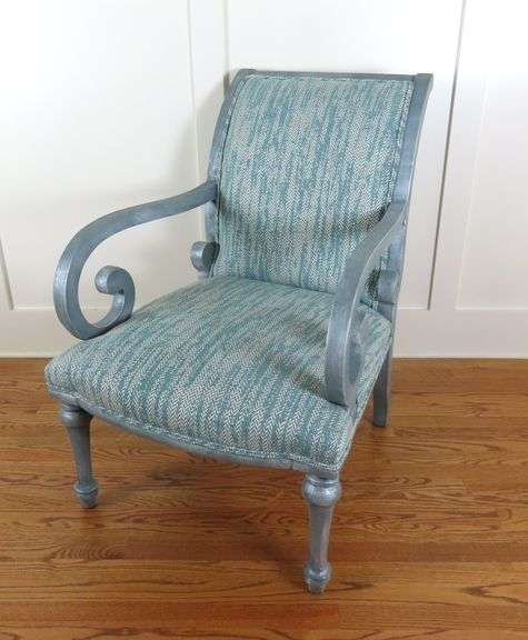 Beautiful Upholstered Vintage Arm Chair - GC5 Auctions