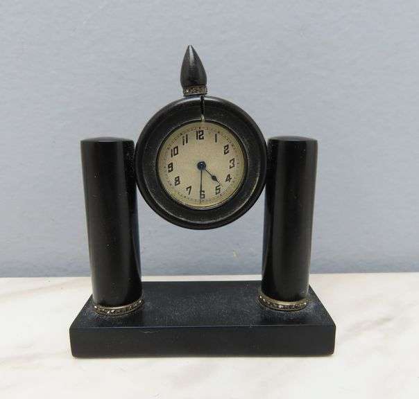 Tiny Art Deco Bakelite Clock - GC5 Auctions