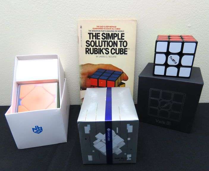 Collection of Competitive Puzzle Games with Rubik's Cube - GC5 Auctions
