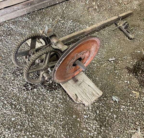 Old Gear Driven Well Pump - George Auction Group
