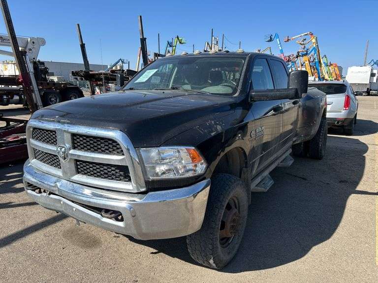 2017 RAM 3500 ST - Hanna Auctions