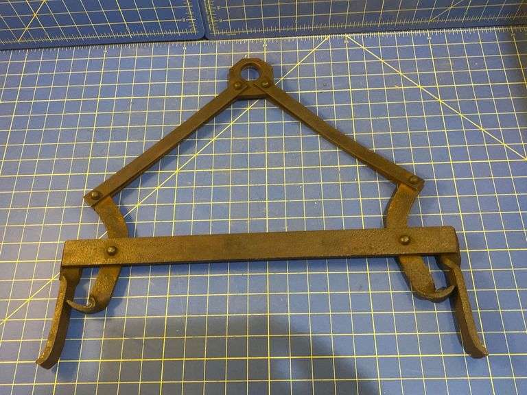 Potato barrel hoist - Gregg Auctions