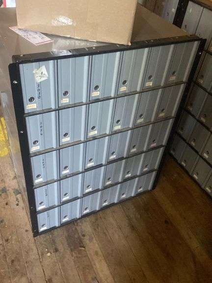 Mail box lockers - Gregg Auctions