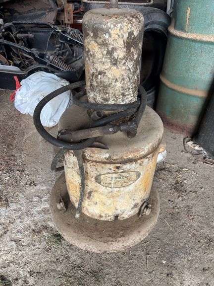 Bulk greaser - Gregg Auctions