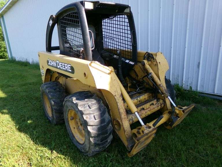 John Deere 250 II skid steer - Gregg Auctions