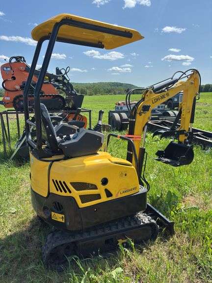 LANDHERO ME18 MINI EXCAVATOR - Gregg Auctions