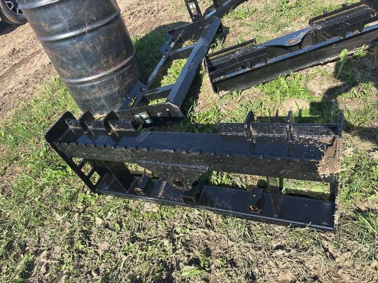 Pallet Fork Frame with receivers - Gregg Auctions