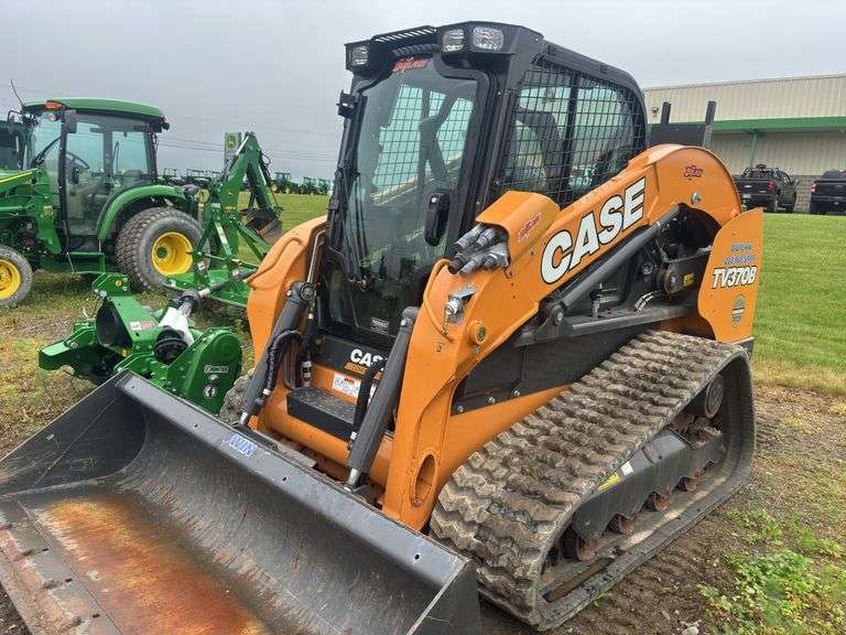 Case TV370B skid steer - Gregg Auctions