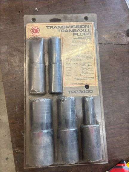 Transmission plugs - Gregg Auctions