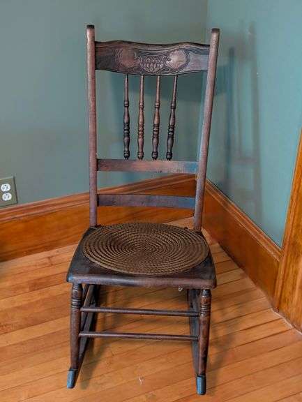 Wooden rocking chair - Gregg Auctions