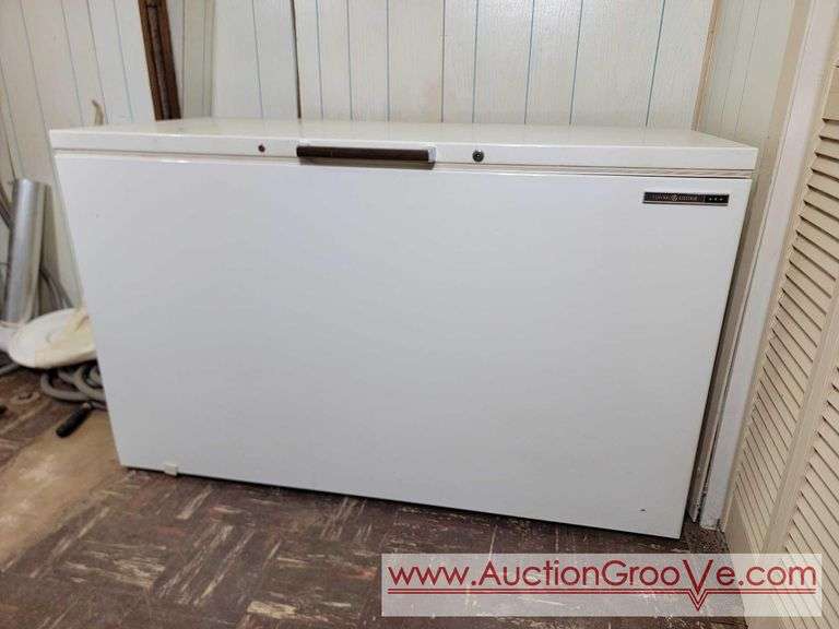 General Electric 20.3 Cubic Foot Chest Freezer. Works. 35 x 57 x 31 ...