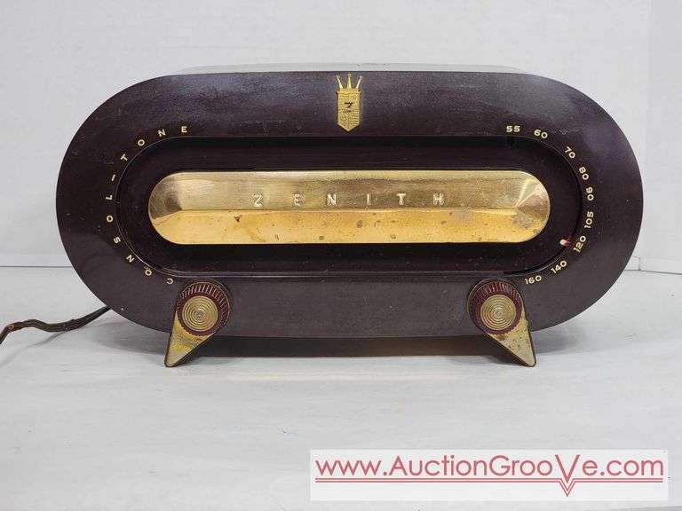 Classic 1940s BakeliteÂ Zenith Radio model H511. Cord is falling apart ...