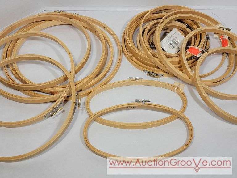 20+ Wooden Embroidery Hoops. Bb - AuctionGrooVe.com 608-792-2437