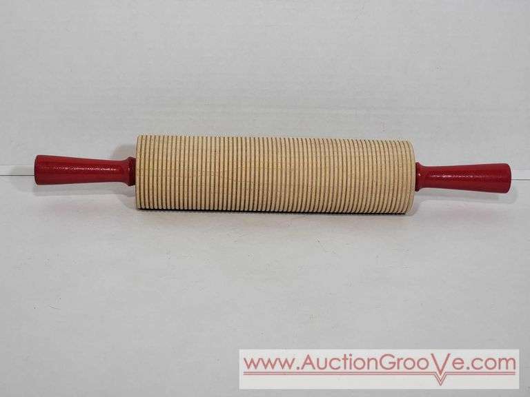 Wooden Ribbed Rolling Pin. BLR - AuctionGrooVe.com 608-792-2437