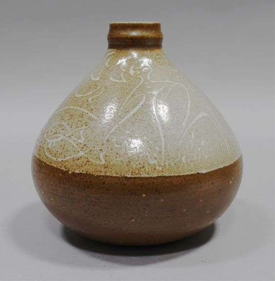 Luke Orton Lindoe - Hodgins Halls Auction Group