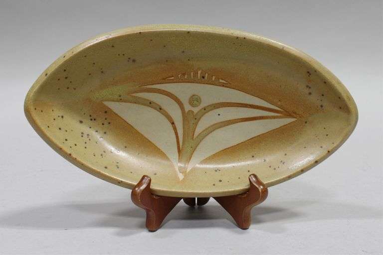 Luke Orton Lindoe - Hodgins Halls Auction Group