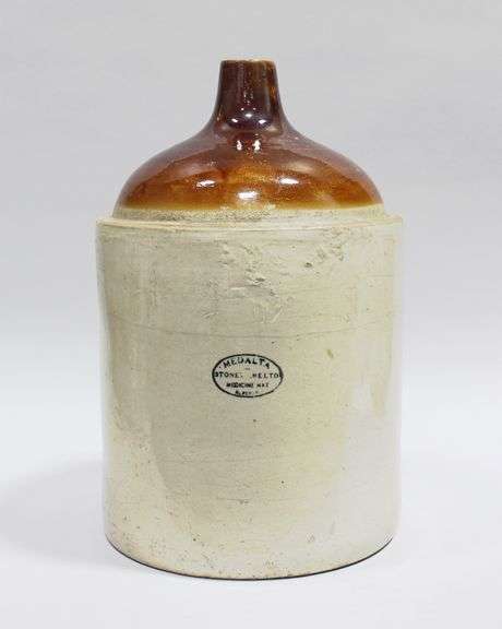 LARGE MEDALTA STONEWARE JUG - Hodgins Halls Auction Group