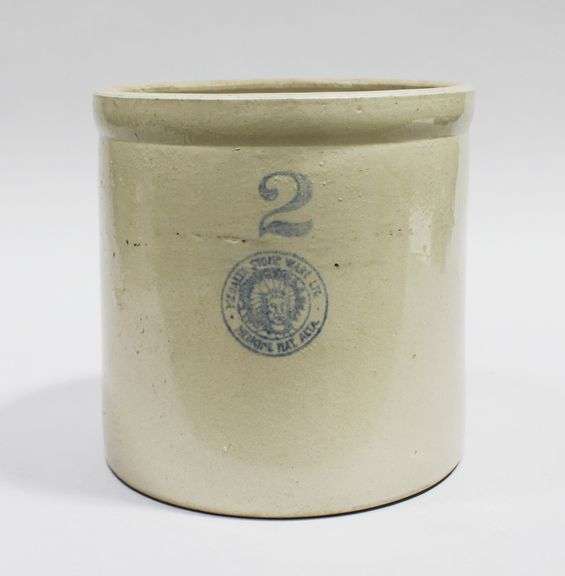 MEDALTA STONEWARE 2 GALLON CROCK - Hodgins Halls Auction Group
