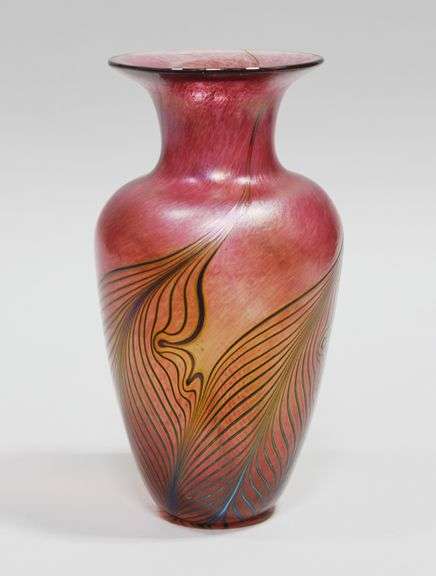 ROBERT HELD ART GLASS VASE - Hodgins Halls Auction Group