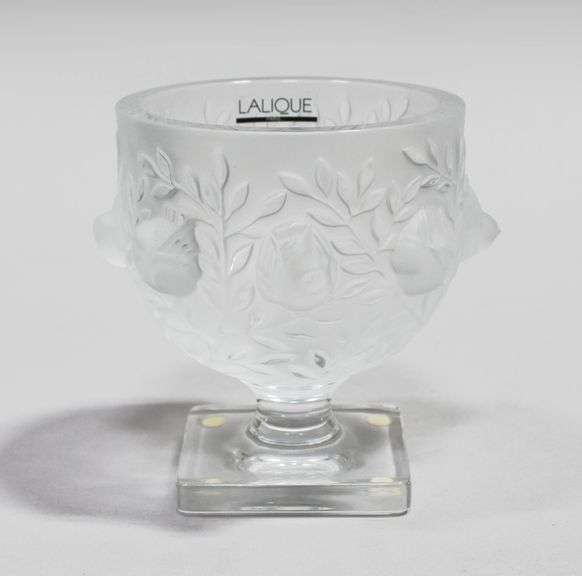 LALIQUE CRYSTAL "ELIZABETH" PEDESTAL BOWL - Hodgins Halls Auction Group