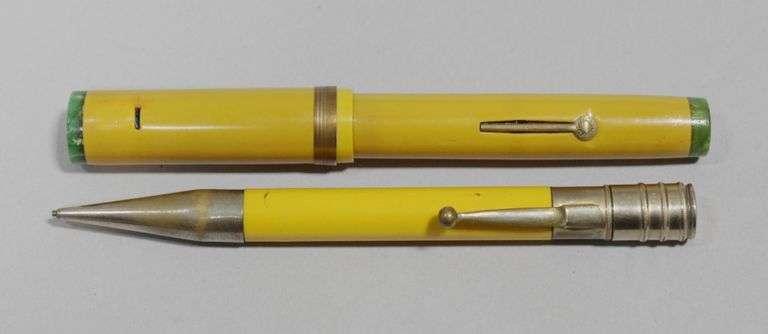 1930s PEN AND PENCIL SET IN ORIGINAL BOX - Hodgins Halls Auction Group
