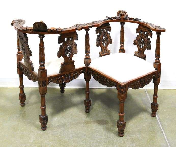 CARVED COURTING BENCH - Hodgins Halls Auction Group