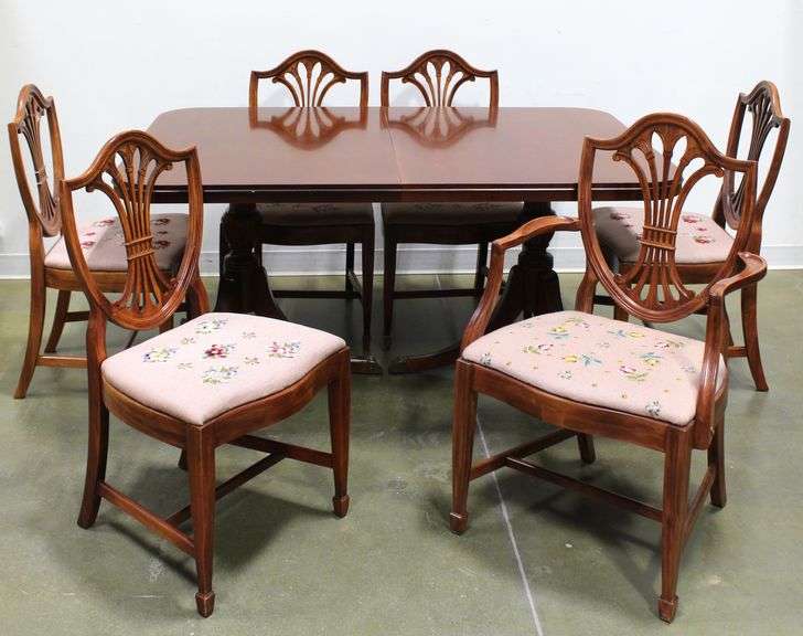 DREXEL DINING ROOM TABLE AND CHAIRS (7) - Hodgins Halls Auction Group