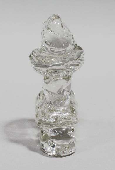 ART GLASS INUKSHUK - Hodgins Halls Auction Group