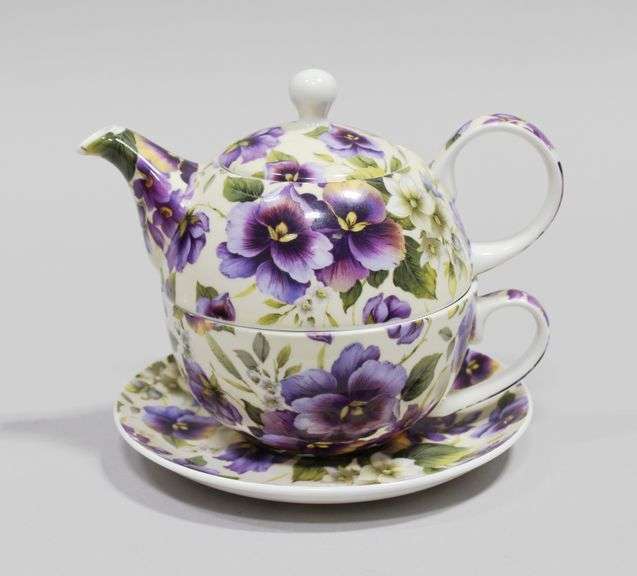 MAXWELL & WILLIAMS TEA SET - Hodgins Halls Auction Group