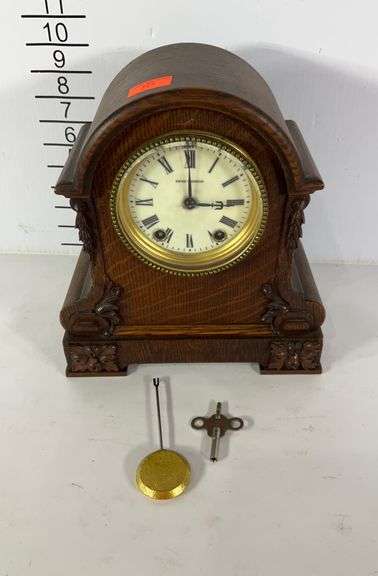 Wooden Seth Thomas mantle clock with key - Hash Auctions